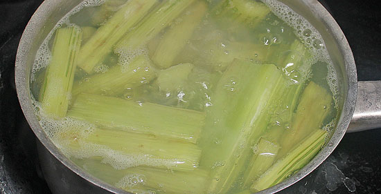 Rezept: Gobbi in Parmigiana - Kardy mit Tomaten überbacken - Rollis Rezepte