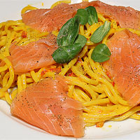 Rezept: Safran-Spaghetti mit Rauchlachs - Rollis Rezepte